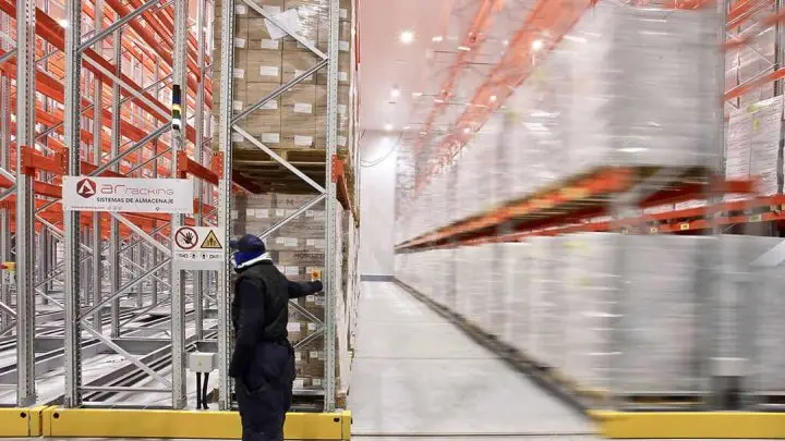 Mobile Pallet Racking Systems UK | High Density Warehouse Storage | BSE UK
