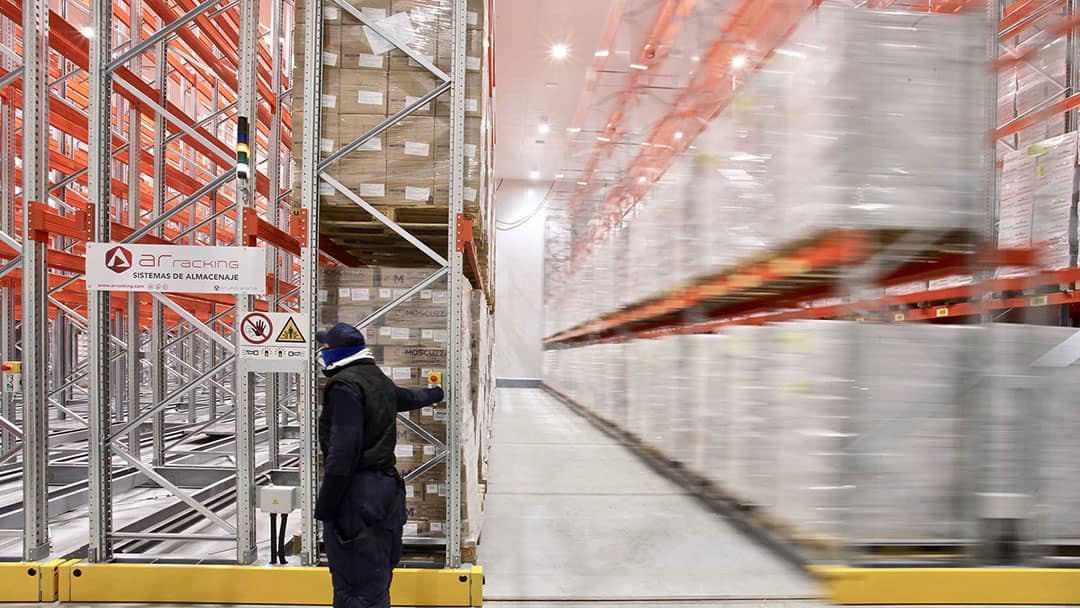 Mobile Pallet Racking Systems UK | High Density Warehouse Storage | BSE UK